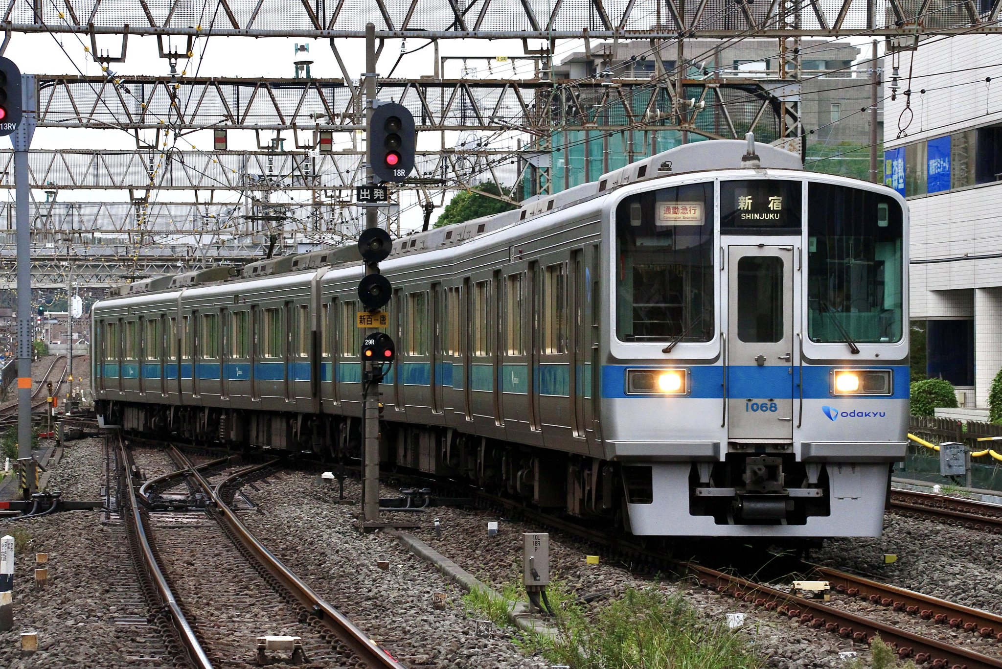 ワタシダ【Odapediaの中の人】 on Twitter: "来たから撮っただけの通勤急行ですが、日々の記録の大切さを痛感します。 更新車はまだ見られますが、4両が先頭のパターンは、狙わない ...