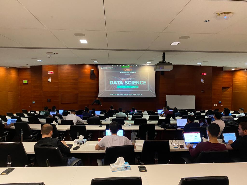 KAUST Visualization Core Lab on Twitter: "Our scientist, Dr. Didier Barradas is presenting the ...