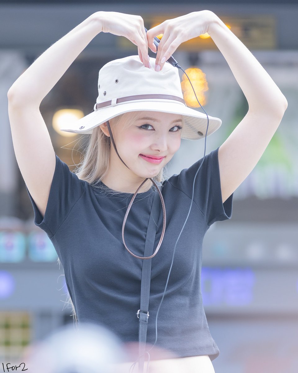 ʙʟᴜᴇʏ 블루 ️₍ • 𝞈 • ₎ ️ On Twitter Rt Oncefor2wice 원스의노을이나연이 Popstarnayeonday 항상
