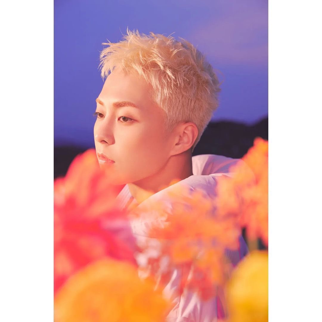 INTEXOLTEAM 🌐 on Twitter: "220922 [INSTAGRAM] EXO Account update with #XIUMIN XIUMIN 시우민 The 1st ...