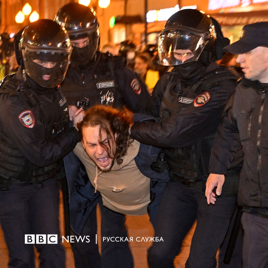 NEXTA on Twitter: "This is what detentions in the center of #Moscow look like now. Photo: BBC ...