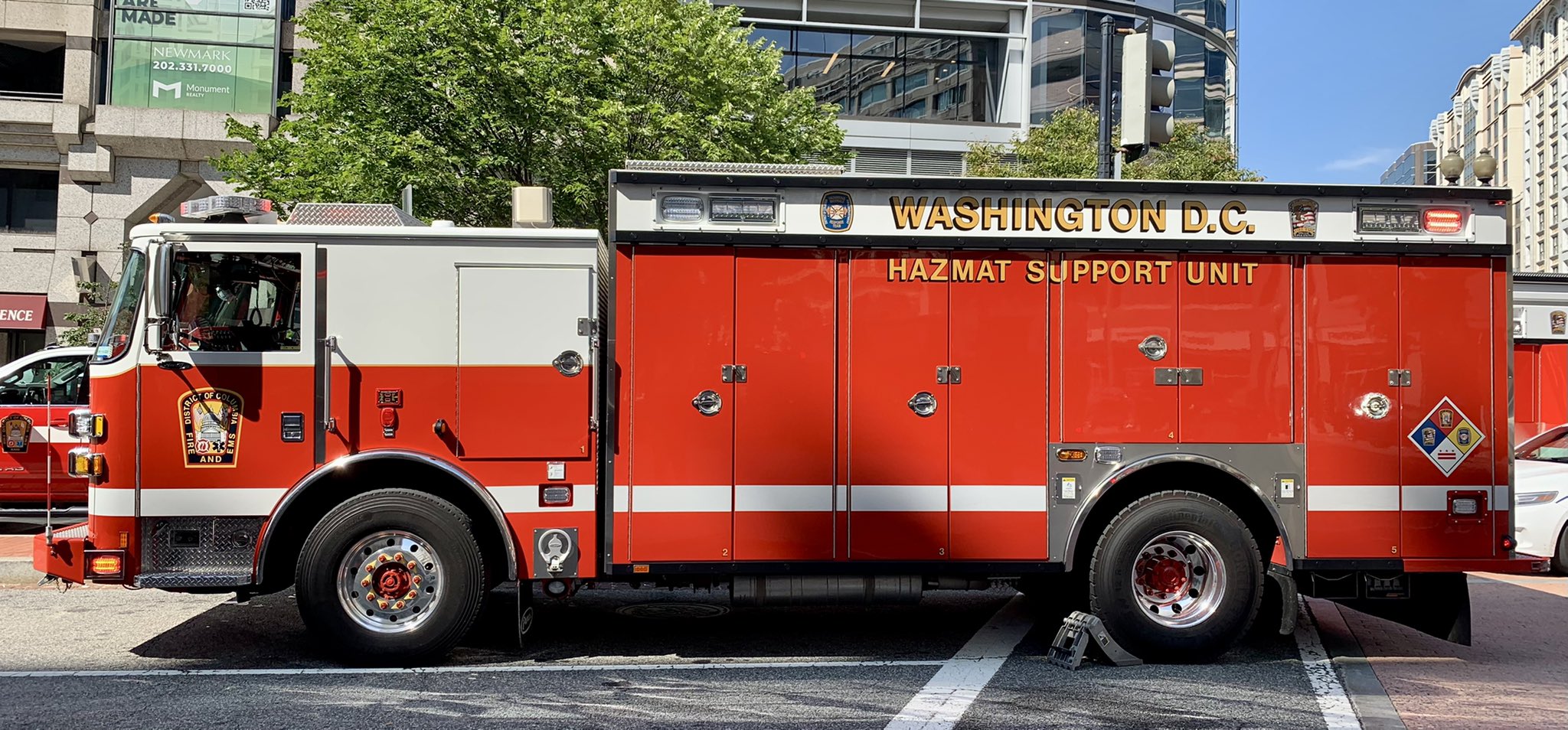 DC Fire and EMS on Twitter: "Suspicious Pkg. 1400 block NY Ave NW inside of a building. DC Fire ...