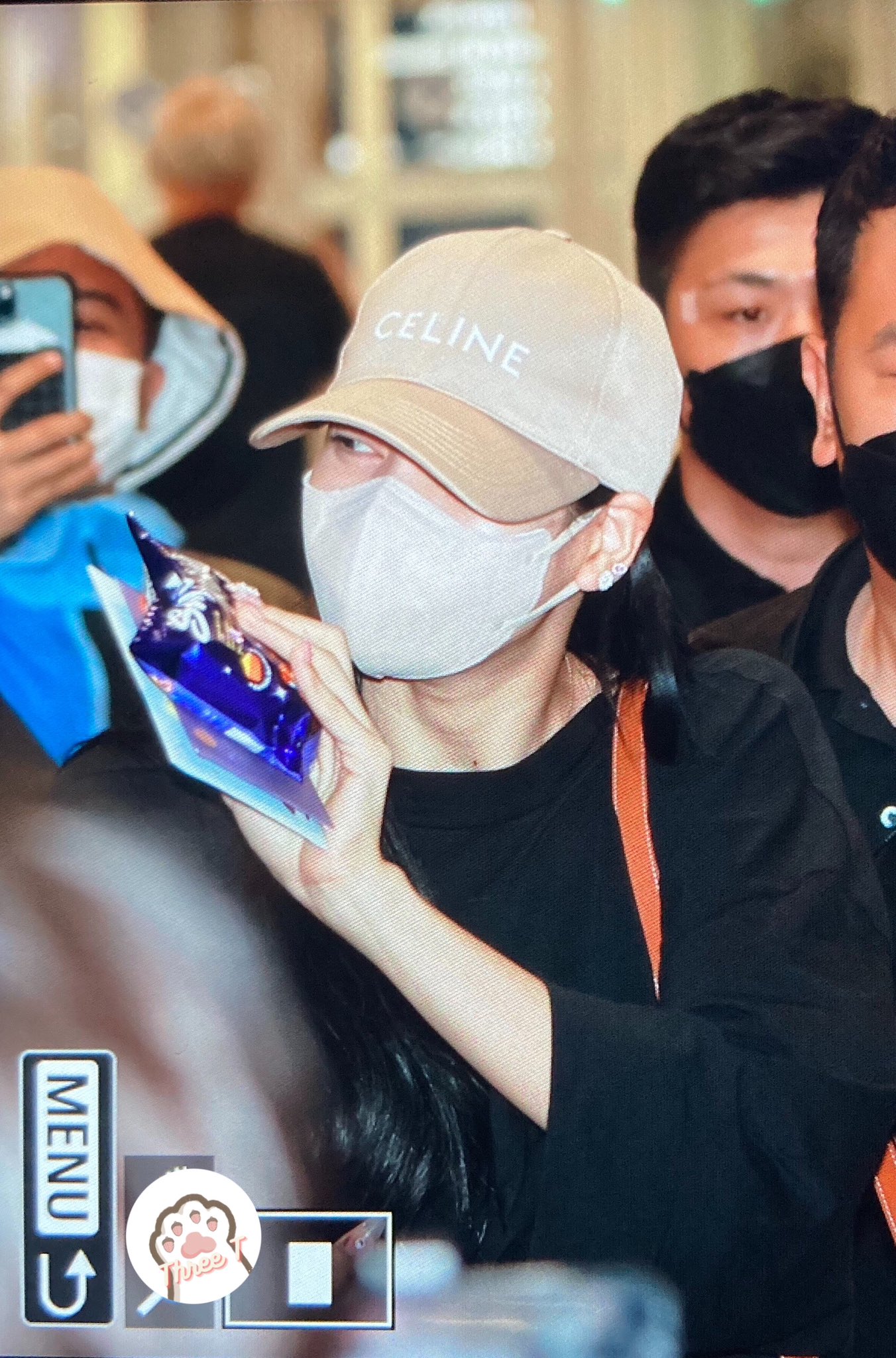 ma belle on Twitter: "RT @ThreeT_withLC: 220922 🛬 ICN 🐱 #BLACKPINK #LISA #블랙핑크 #리사 https://t.co ...