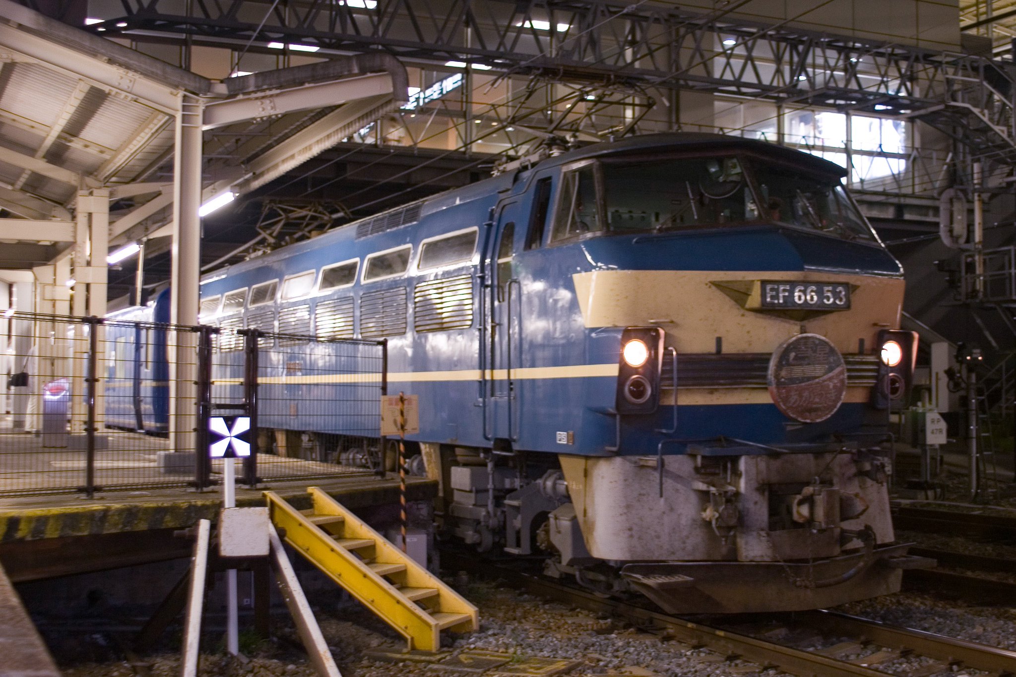 たくみん on Twitter: "#おはようトレイン 寝台特急 彗星・あかつき EF66 53 https://t.co/9qgw4zsl9O" / Twitter