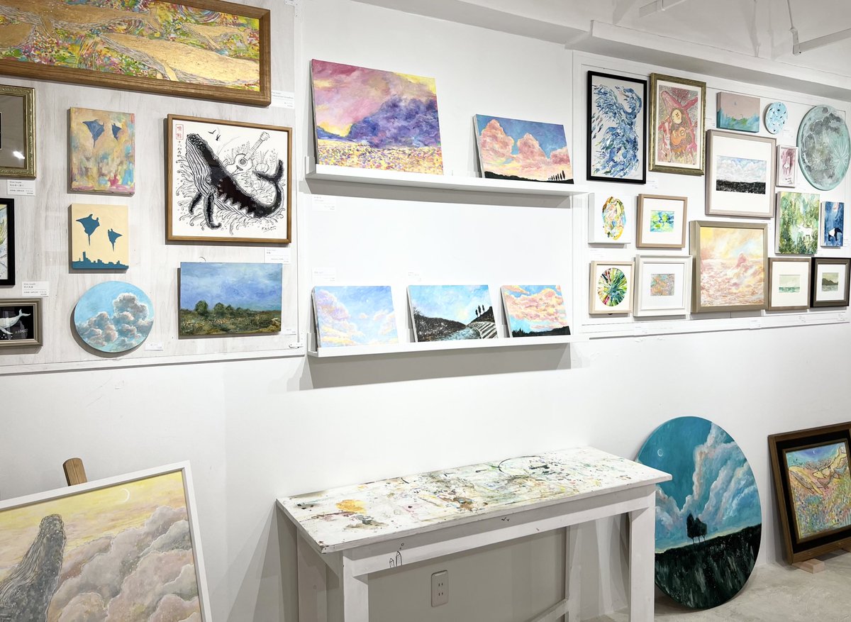 sasa.k on Twitter: "RT @jugokeshi: "唄うクジラ"を描く仙台在住画家、中川和寿さんのアトリエ&ギャラリーさ遊びに行ってきたっちゃ〜🐋🎨 おらいの家さもクジラ ...