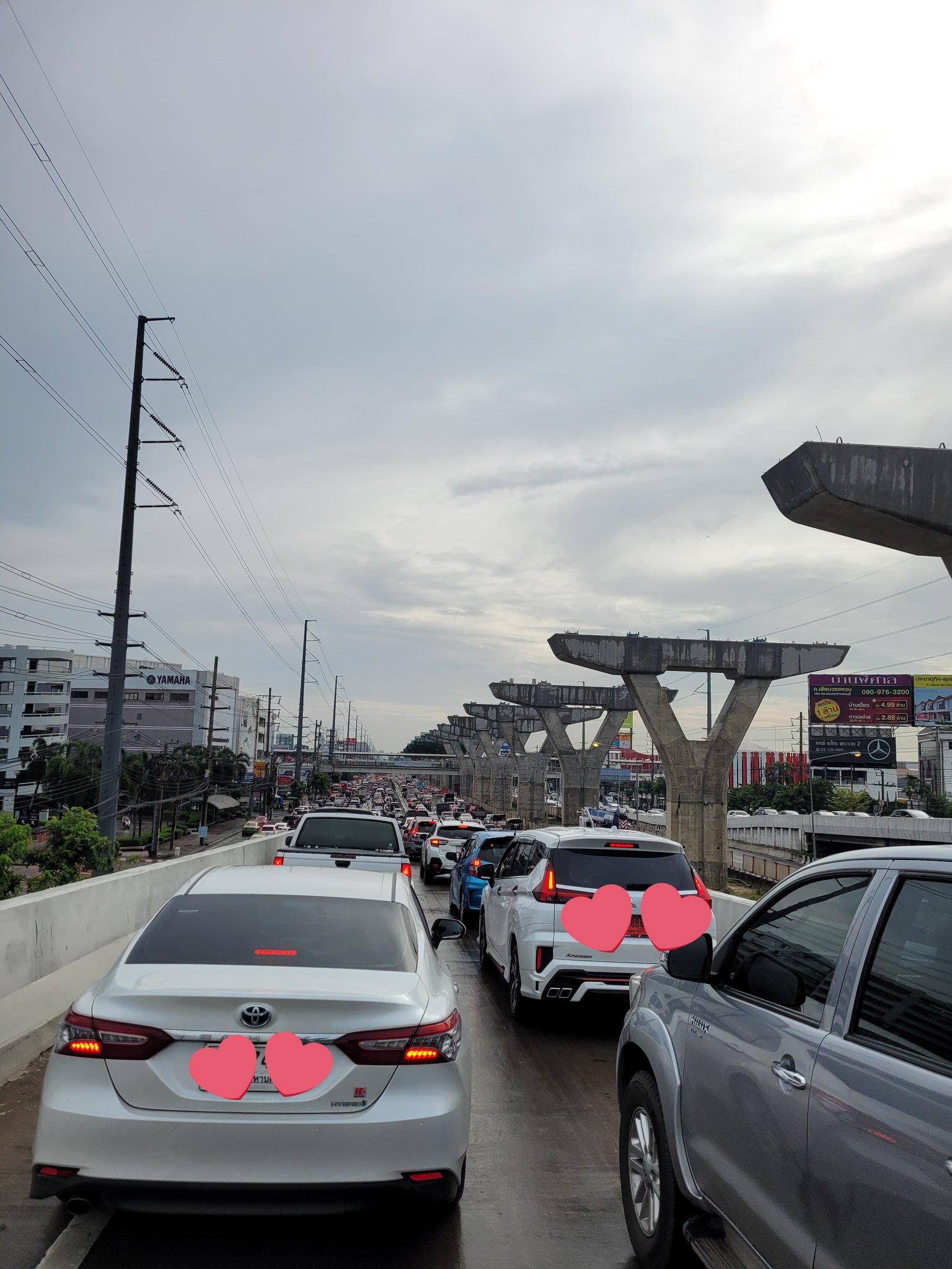 JS100 on Twitter: "RT @Tarmiing1: @js100radio 08.10น. ถ.พระราม2 ขาเข้า กลับรถหน้าเซ็นทรัลพระราม2 ...