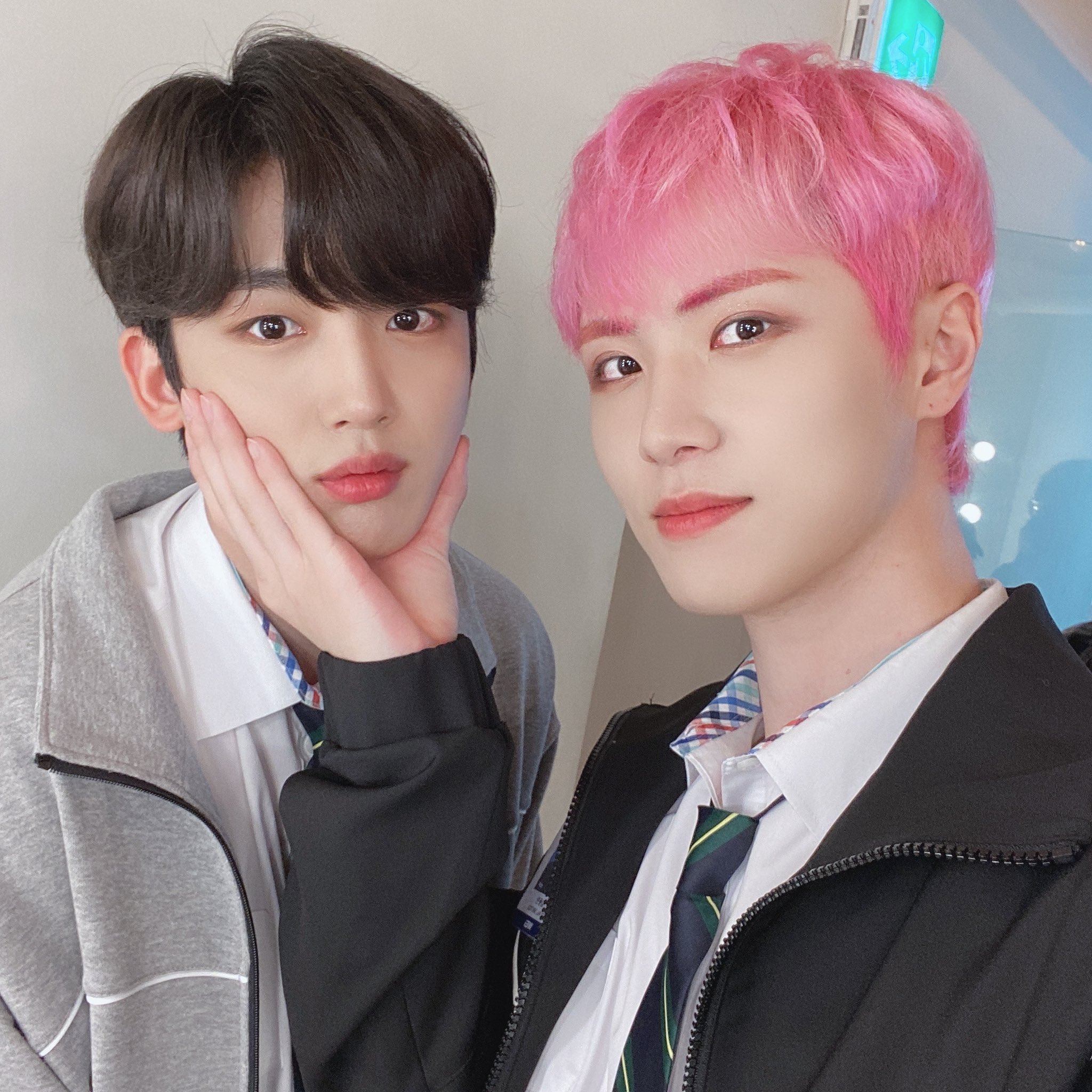 🐰•DoubleNz•181•🥕WEi comeback☁️ on Twitter: "RT @WEi__Member: [#동한] 기묘한 생일..! 추카한다..!😎 https://t ...