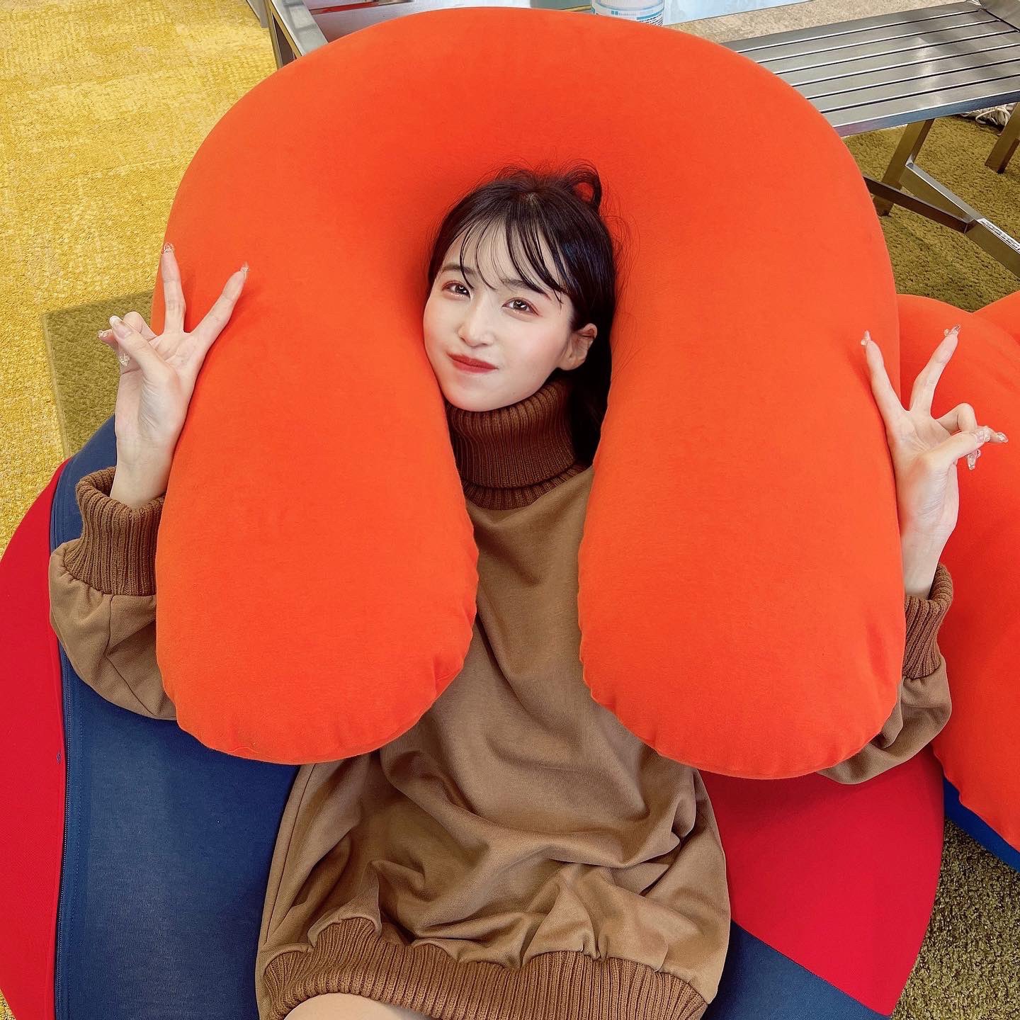 休井美郷(きゅういみさと) on Twitter: "yogiboのでっかいのかおうかなやんでるんだけど絶対かったら動かないよなあ。そこで寝るよなあ。 https://t.co ...