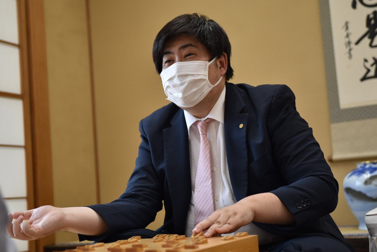 朝日新聞将棋取材班 On Twitter 村)朝日杯将棋オープン戦、鈴木大介九段が瀬川晶司六段に勝ち、2次予選進出を決めました。感想戦で瀬川六段が「喜びすぎた。見落としてるんだろうな、と