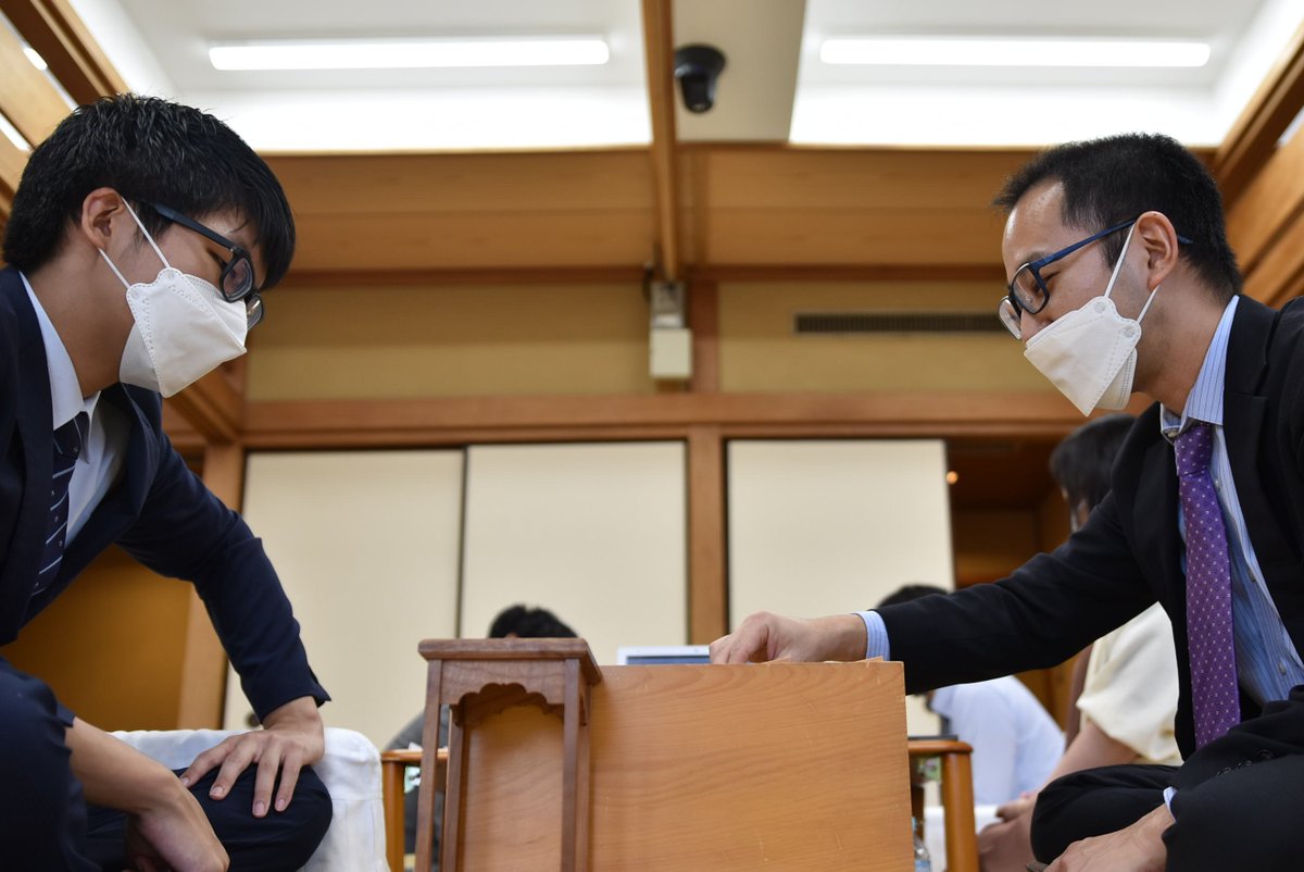 朝日新聞将棋取材班 On Twitter 村)朝日杯将棋オープン戦、増田康宏六段が及川拓馬七段に勝ち、2次予選進出を決めました。ツノ銀雁木から中住まいに構え、手厚い指し回しでポイントを稼い