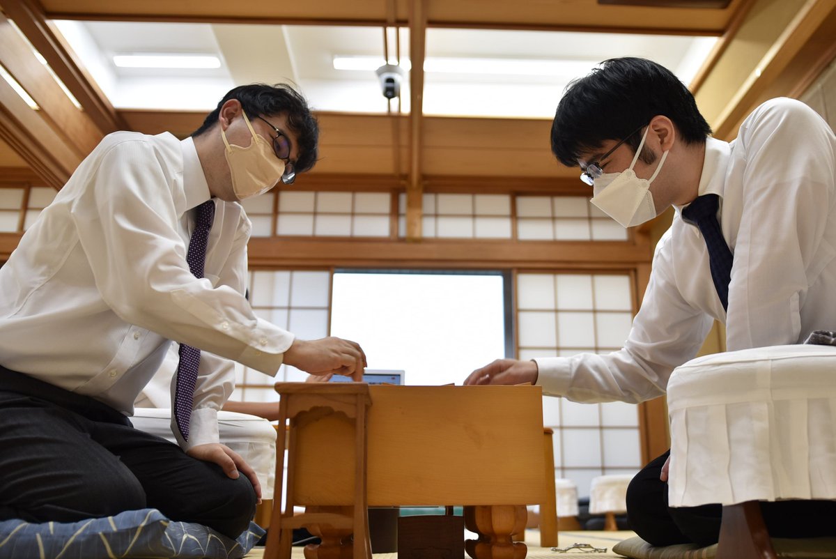 朝日新聞将棋取材班 On Twitter 村)朝日杯将棋オープン戦、西田拓也五段が高崎一生七段に勝ち、2次予選進出を決めました。振り飛車党の両者が互いに譲らず、戦型は相振り飛車に。朝日杯