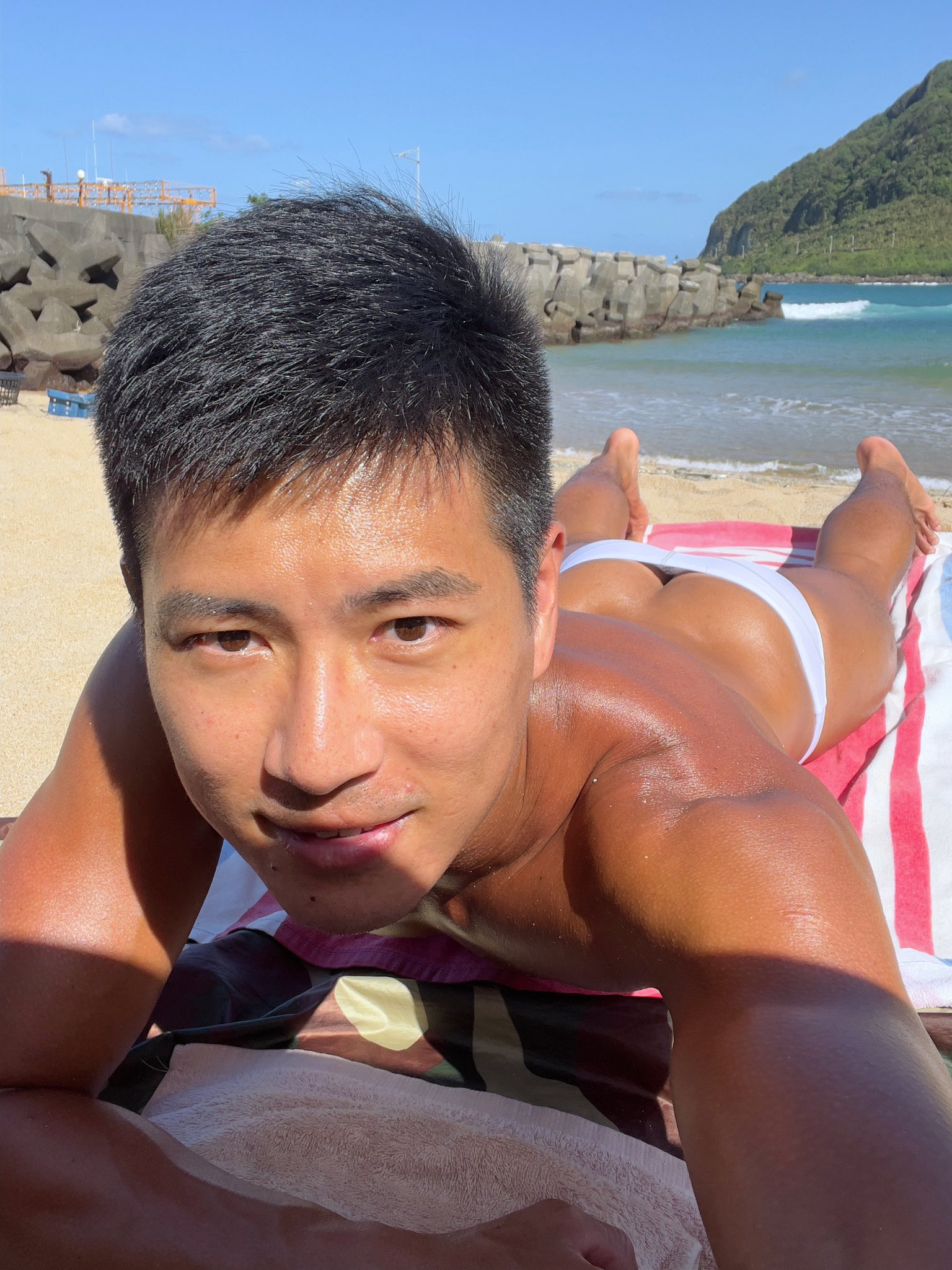 Daniel Chen on Twitter: "享受下午短暫的日曬☀️ https://t.co/9ZND2wYLqX" / Twitter