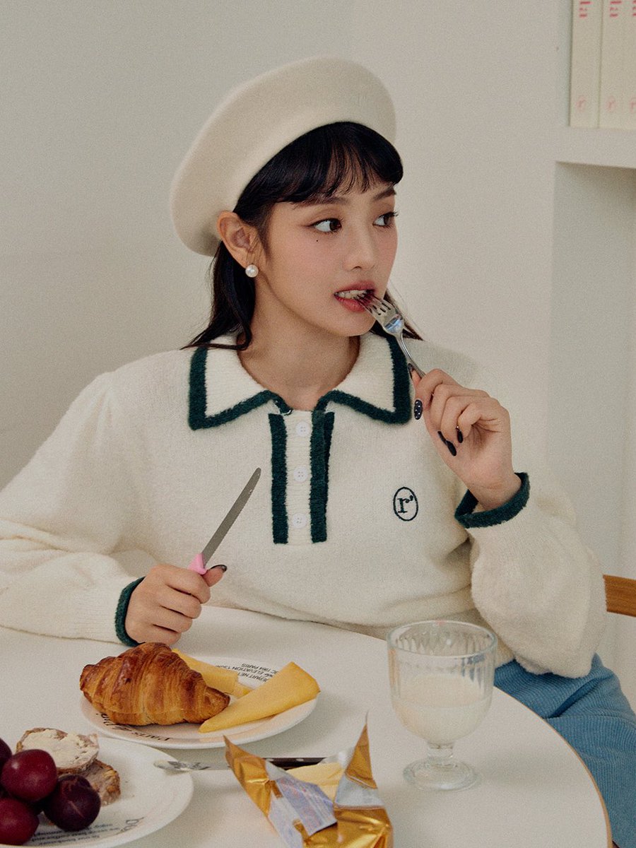 MINNIE THAILAND🎀 on Twitter: "[LOGO COLLAR WOOL KNIT IVORY] 🖇 https://m.rolarola.com/shop/detail ...