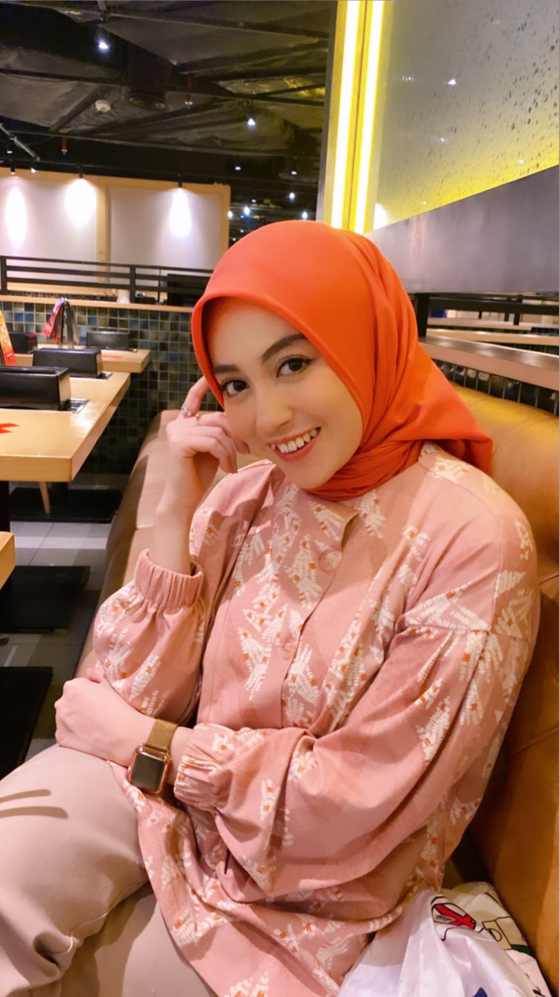 Nabilah Ayu on Twitter: "Pov: difotoin km pas dinner☺️ https://t.co/62arPcHttO" / Twitter
