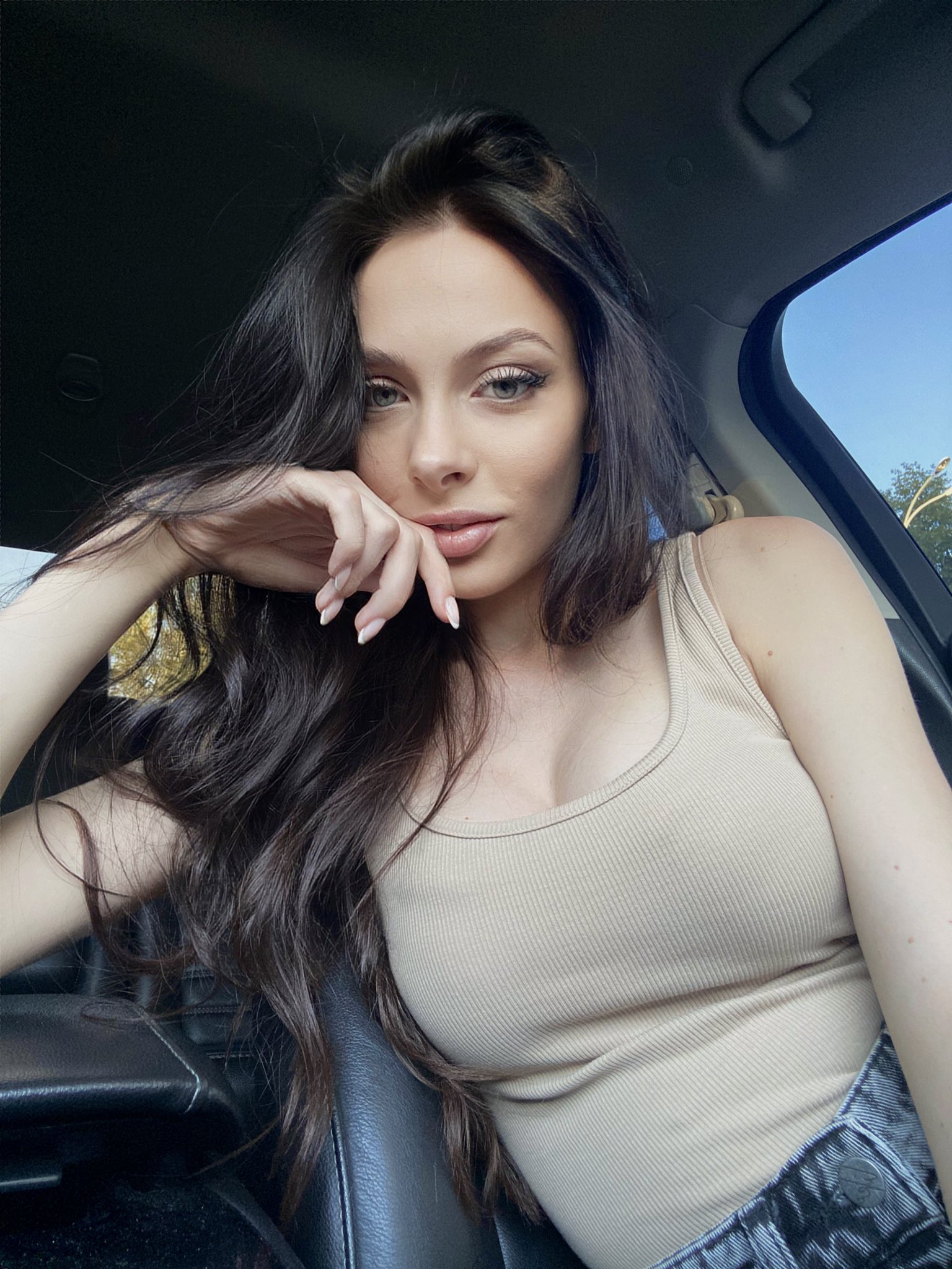 Lera on Twitter: "Good evening friends 🫶🏼 How was your day? https://t.co/LntPyjPCVF" / Twitter