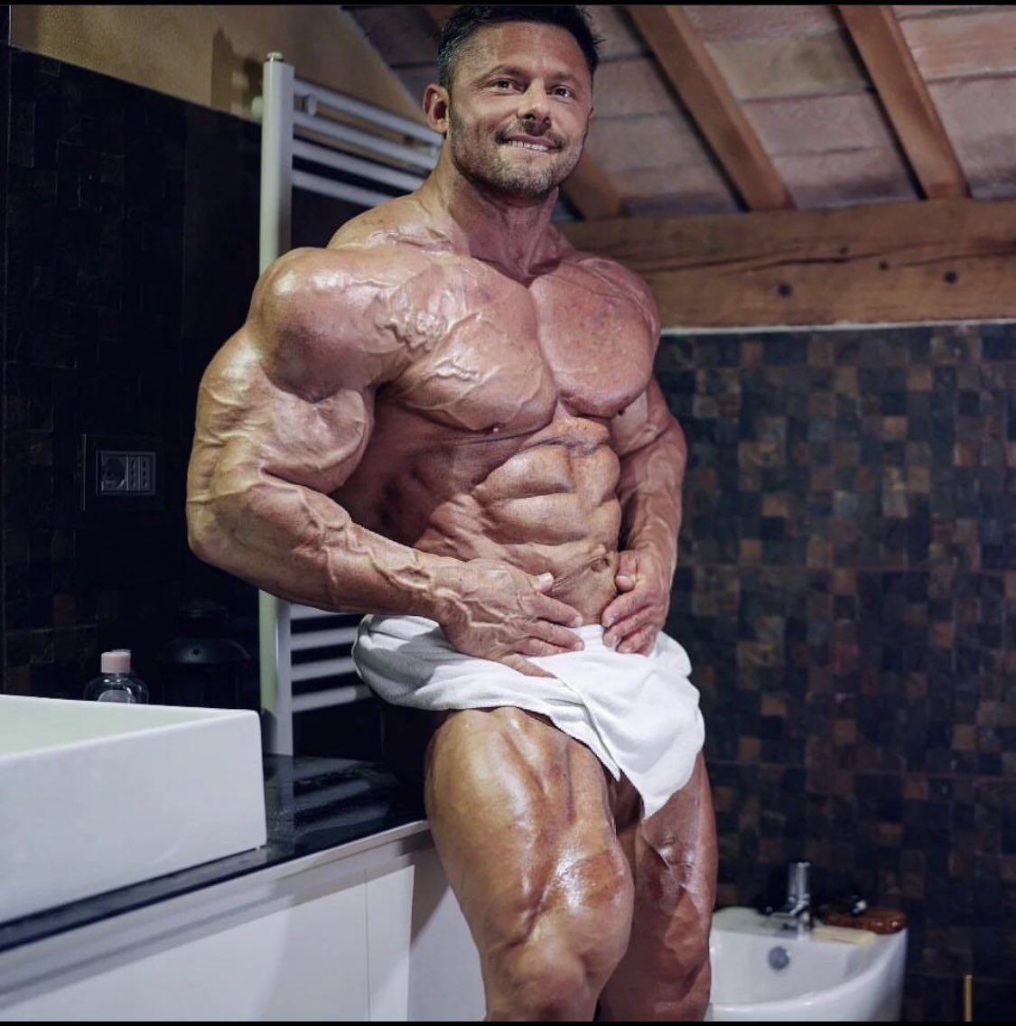 MUSCLE on Twitter: "RT @MuscleJacking: My favorite muscle porn star https://t.co/YfIwmciiQC ...