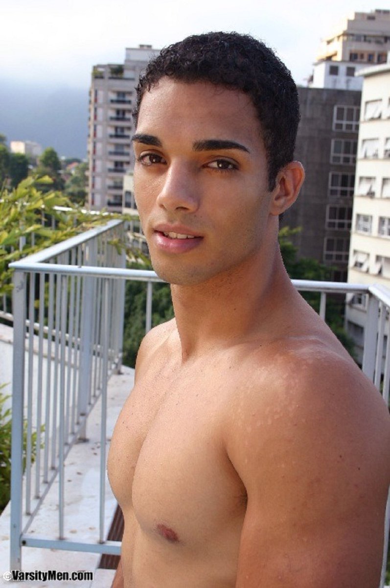 Hot Dudes Good Mood 🇺🇦 On Twitter Rt Arcangelys Sharing Everything 0170