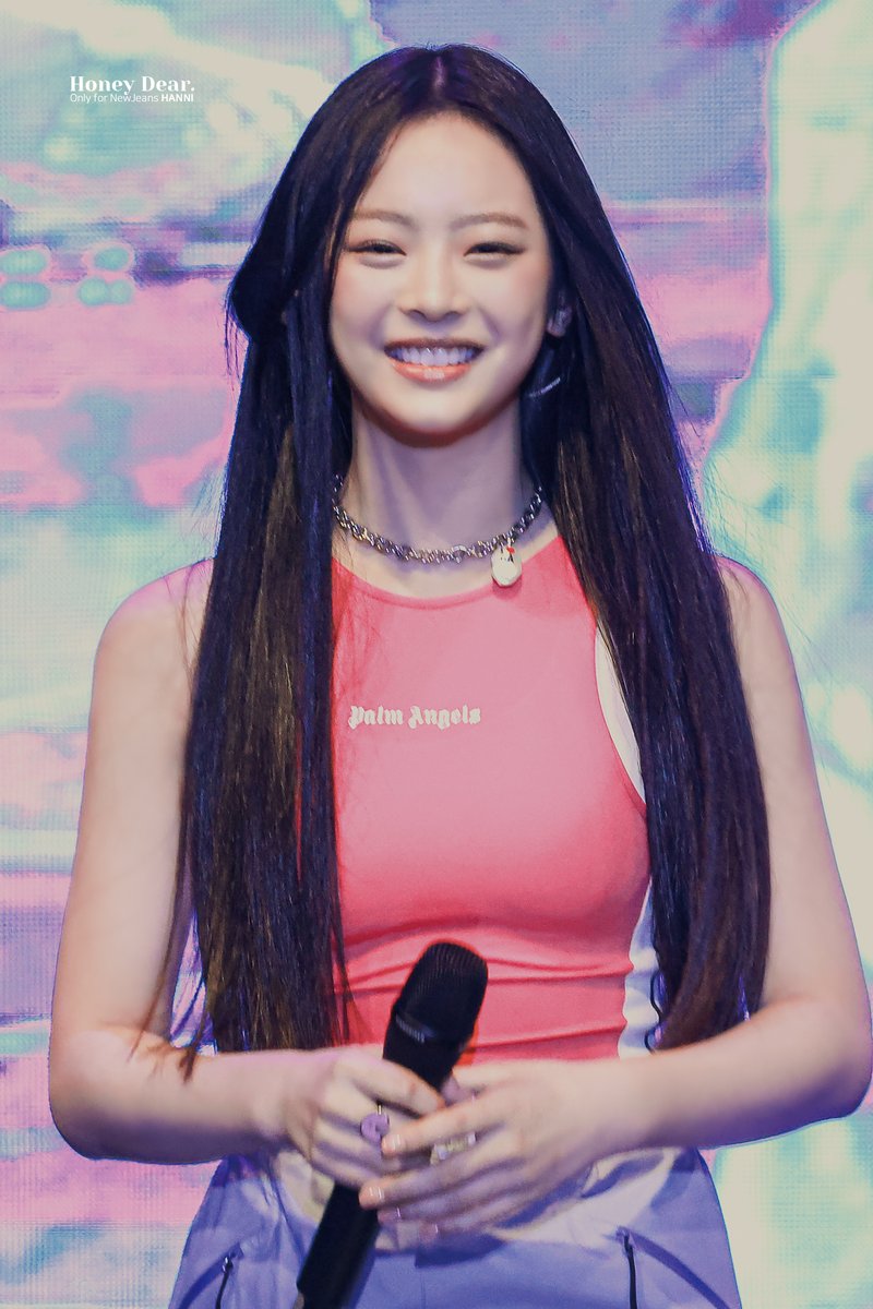 𝐇𝐎𝐍𝐄𝐘 𝐃𝐄𝐀𝐑. 하니디어 on Twitter: "220921 단국대축제 고화질 HQ #10월의꿀 #시월의꿀 #뉴진스 #하니 #NEWJEANS #HANNI #뉴진스하니 ...