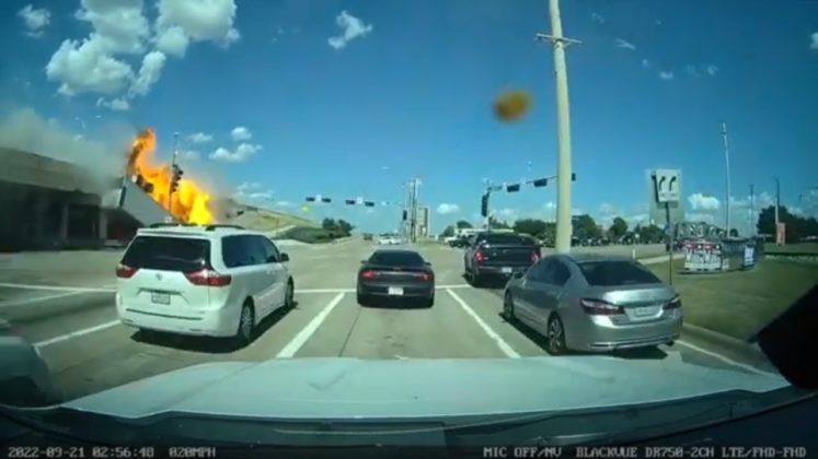 Breaking911 On Twitter Raw Dash Cam Semi Truck Flies Off Overpass In
