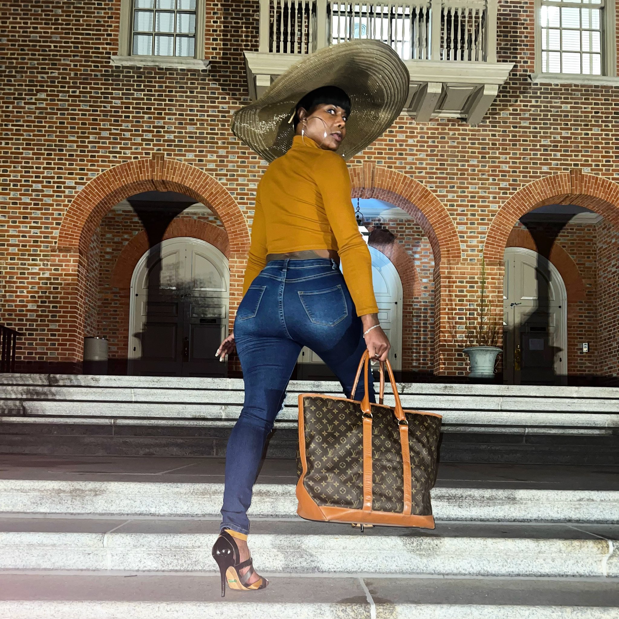 Kim Carta on Twitter: "Always been a lady in these streets ️ https://t.co/wYzzv0jz3H" / Twitter