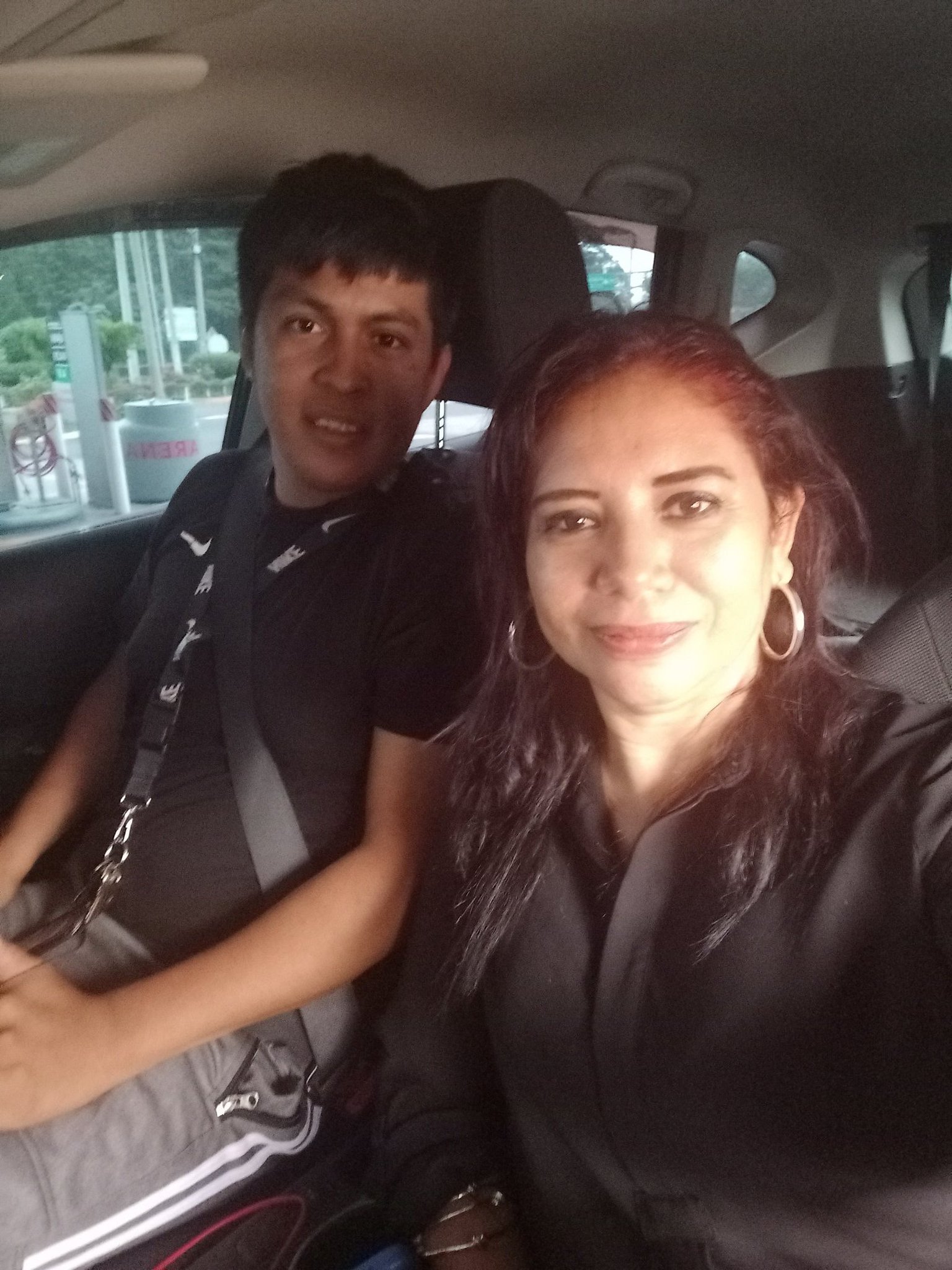 Bethy Arana .'. T.'. A.'. F.'. on Twitter: "Con mi motorista, seguridad y jefe de prensa y mi ...