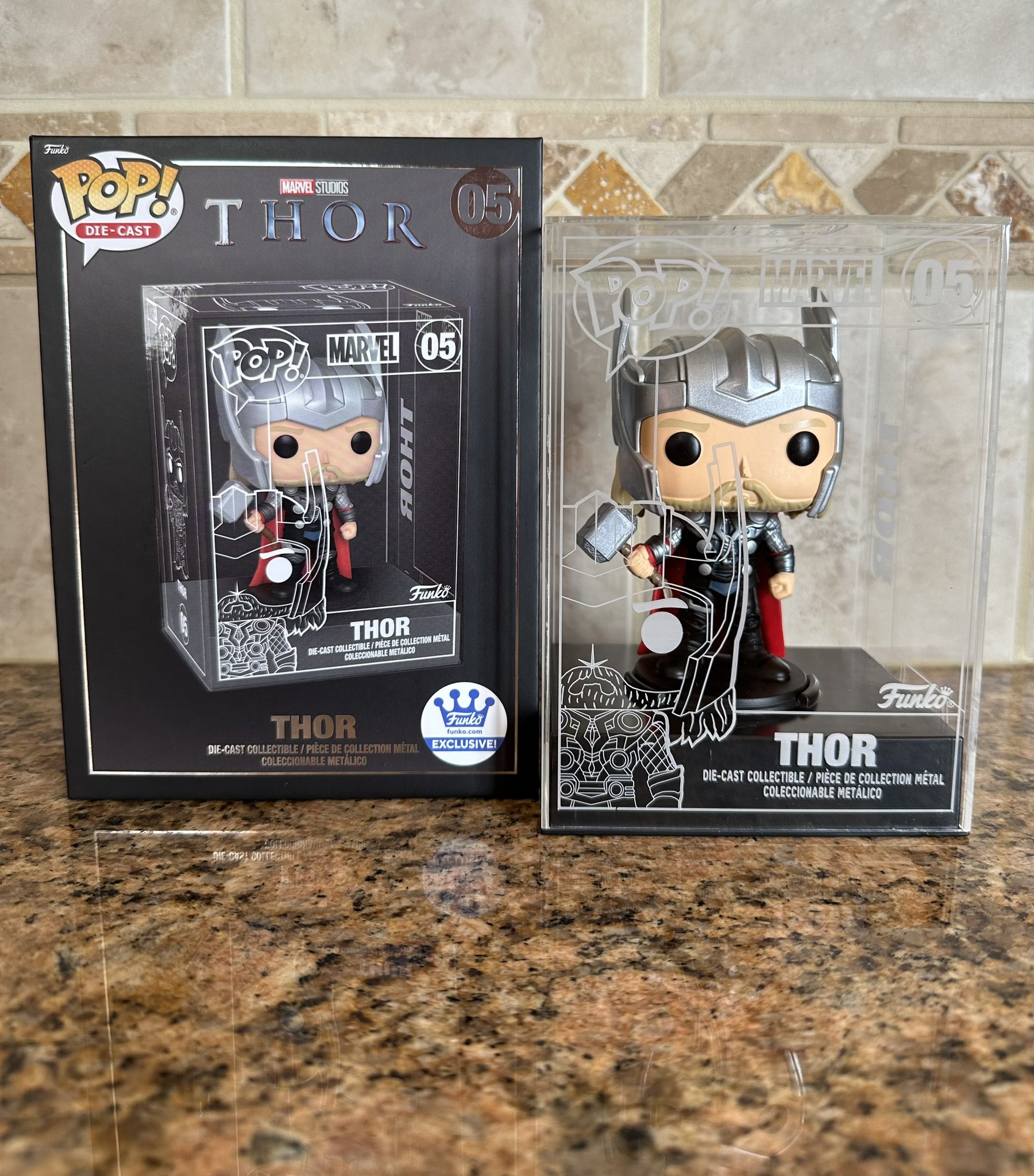 DisTrackers on Twitter: "Mail Call! Got my Thor Die-Cast! No chase out of 2 I bought. . #Marvel ...