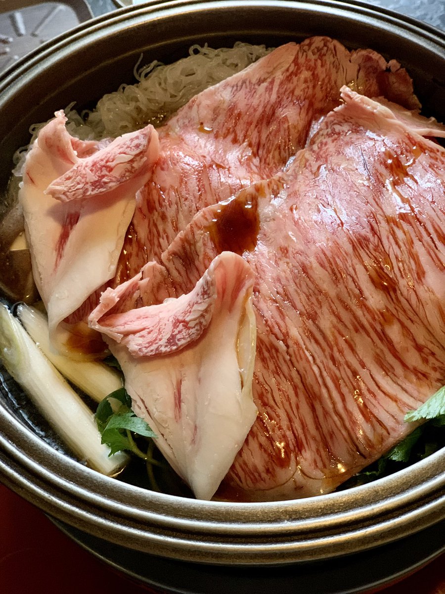 「お昼は、あさり入れたのですき焼き 」|高森/ベリのイラスト