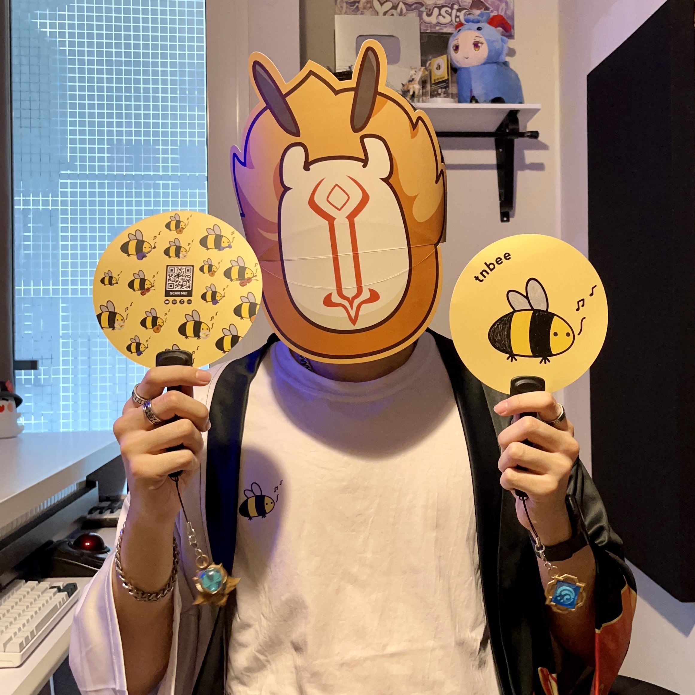 tnbee on Twitter: "finally touching grass tmr at comifuro! https://t.co/DSFqCaa1zV" / Twitter