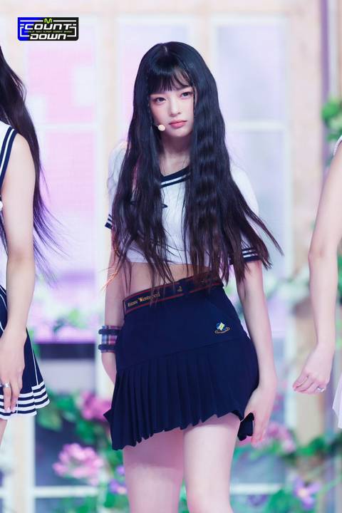 인스티즈(instiz) on Twitter: "뉴진스 씹덕상 하니.gif (링크에 더있어요👉) https://instiz.net/pt/7234856"