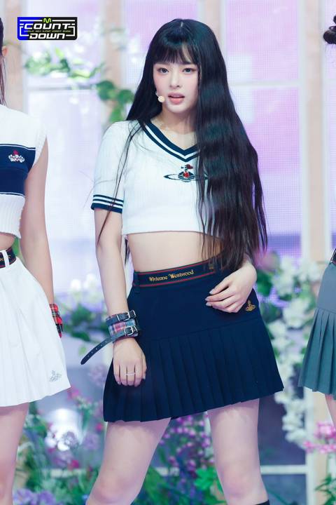 인스티즈(instiz) on Twitter: "뉴진스 씹덕상 하니.gif (링크에 더있어요👉) https://instiz.net/pt/7234856"