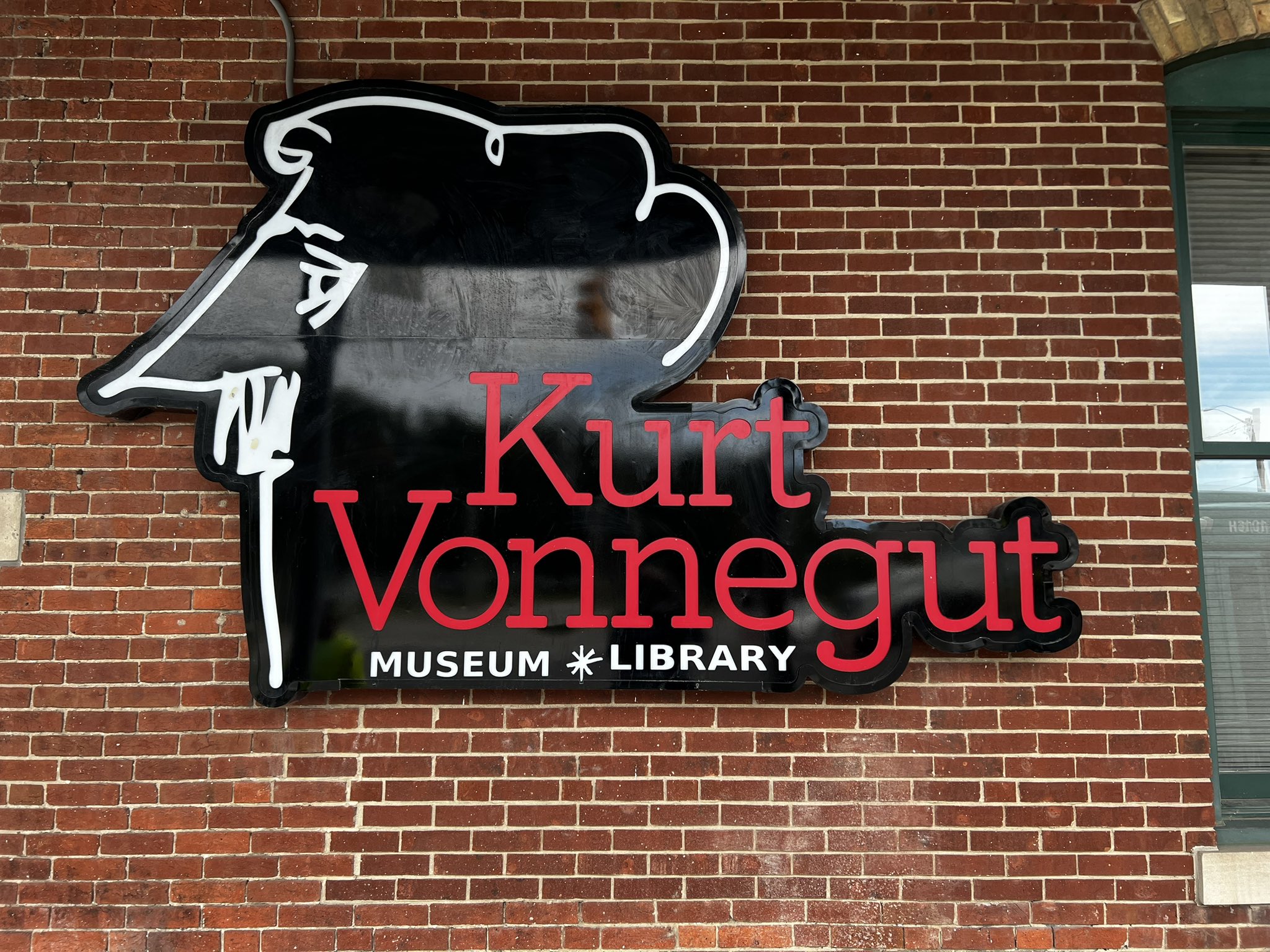 Gerald Butts on Twitter: "There is a Kurt Vonnegut Museum and Library ...