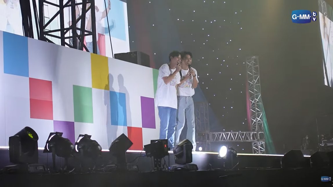 wack on Twitter: "ライブ後 @ohmpawatt @mynameisnanon #GMMTVFanFest2022JP #GMMTV #ยิ้ม5พันของโอมภวัต ...