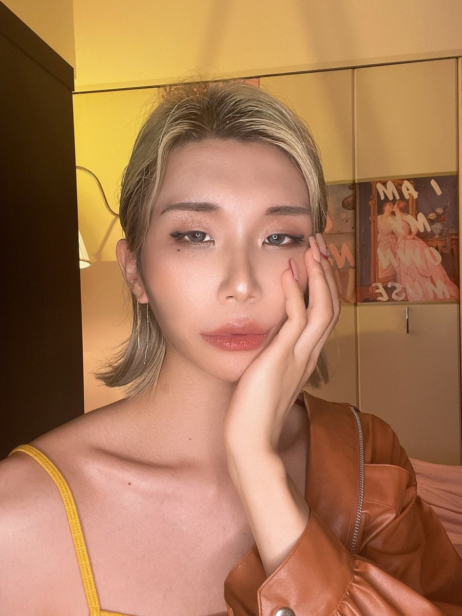 ぴーす On Twitter 金髪時代の私も気が強そうでよくない?😈笑 男の娘 男の娘好きと繋がりたい トランスジェンダー Mtf Crossdressr ニューハーフ 偽娘
