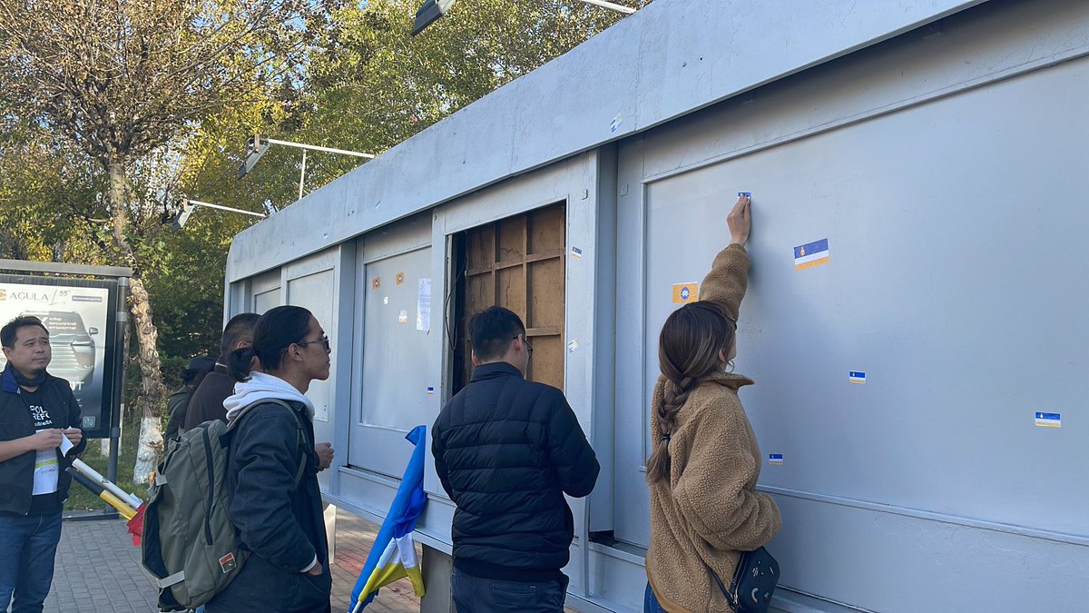 Цээгүн On Twitter Монголын нийслэл дэх Оросын элчин сайдын яамны дайныг сурталчилсан самбарыг