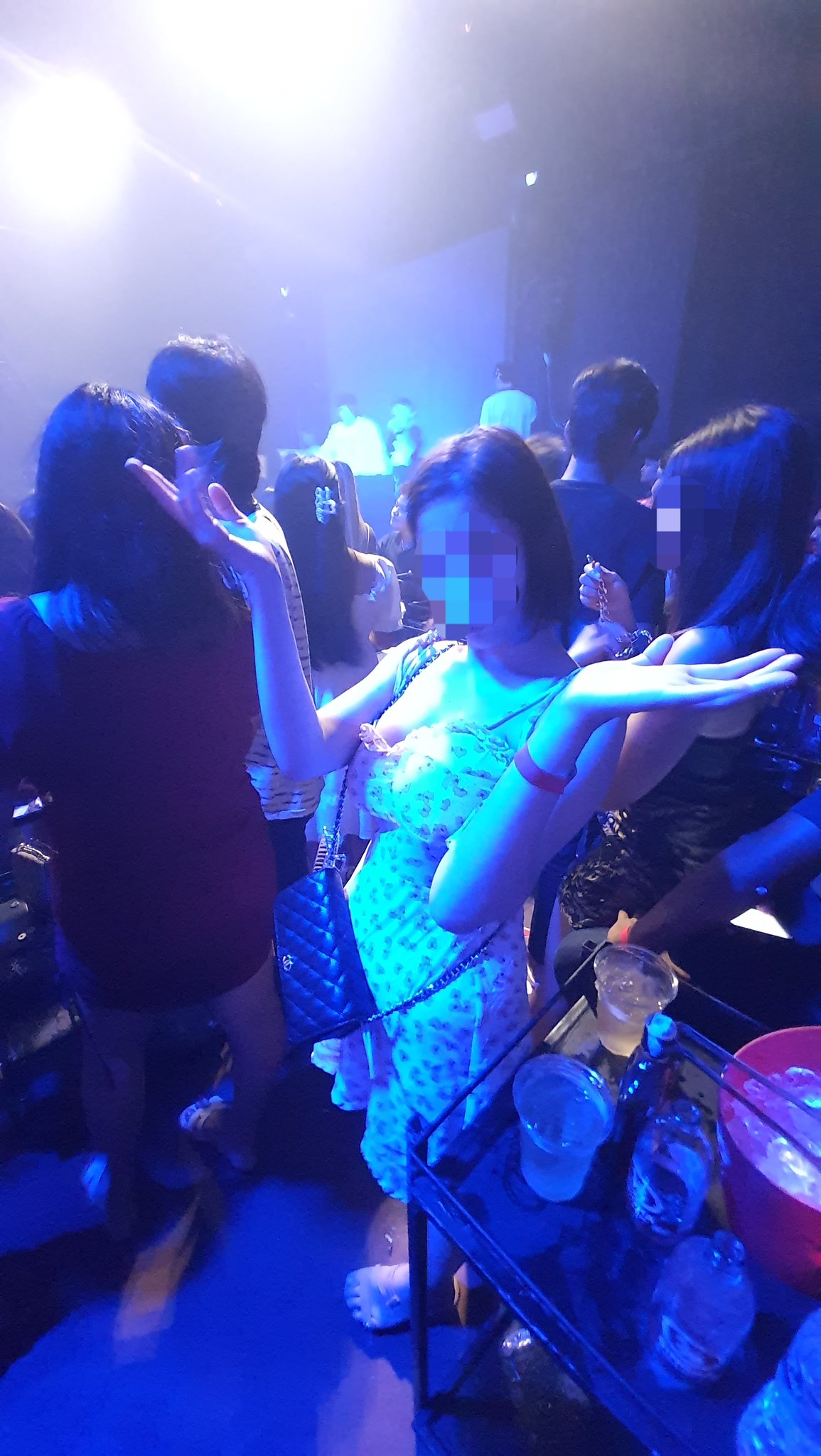 Robin_hood888 (คุณหนูน้ำหวาน) #NTR #คุณหนูร่านสวาท on Twitter: "บอกวิธีเต้นยังไงให้โต๊ะข้างๆเย็ด ...