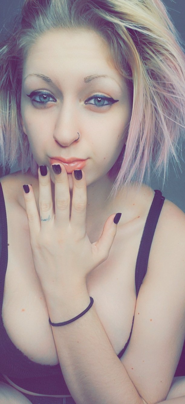 Florida Sofie 💋 (Backup Accnt) - OF in Bio 💙🤍💦 on Twitter: "Even if I were a zombie, I'm pretty ...