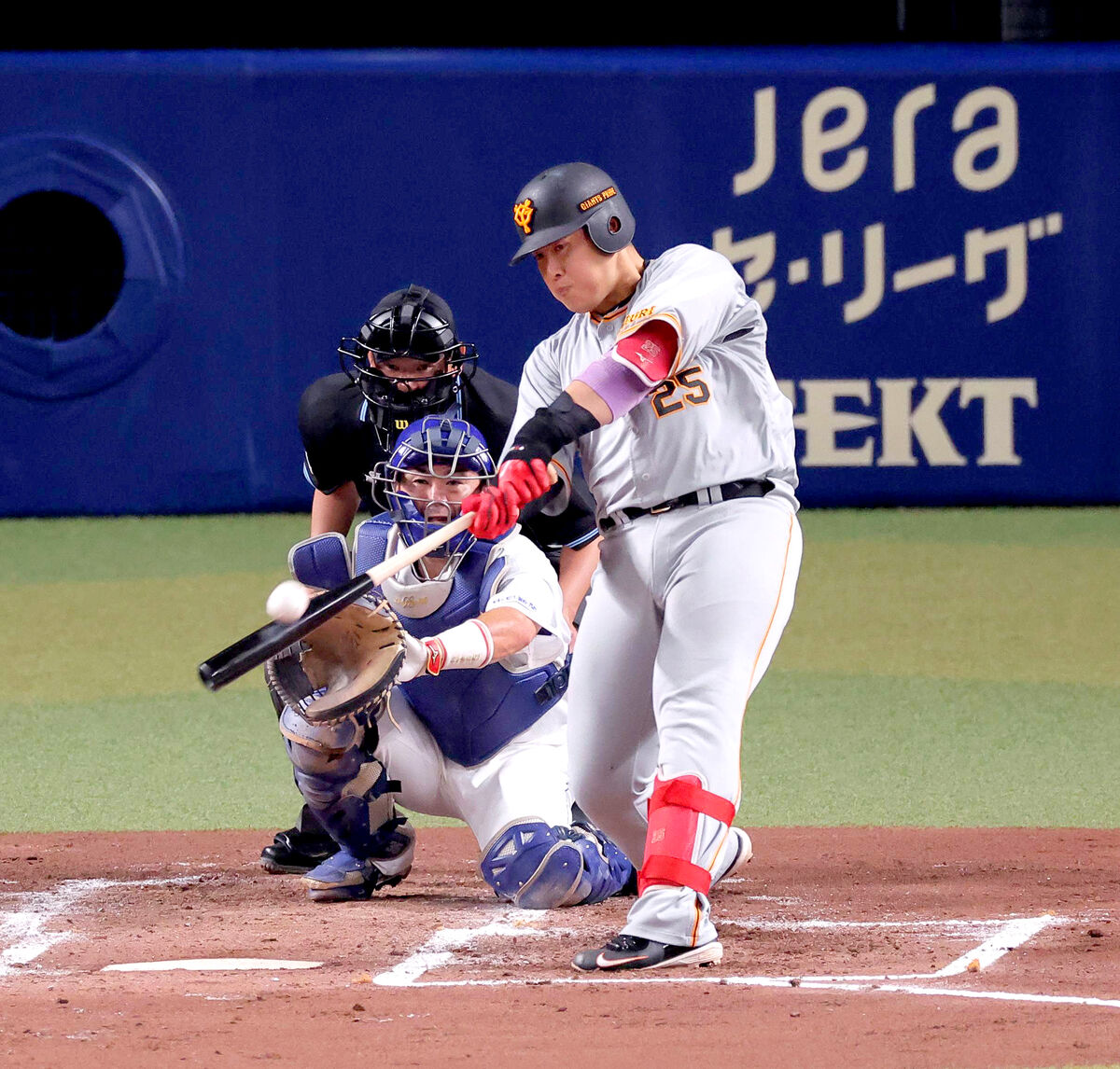 ナッツ on Twitter: "RT @hochi_giants: 清水隆行氏の見解 #岡本和真 は一振りで仕留めるのも好調の証し https://hochi.news/articles ...