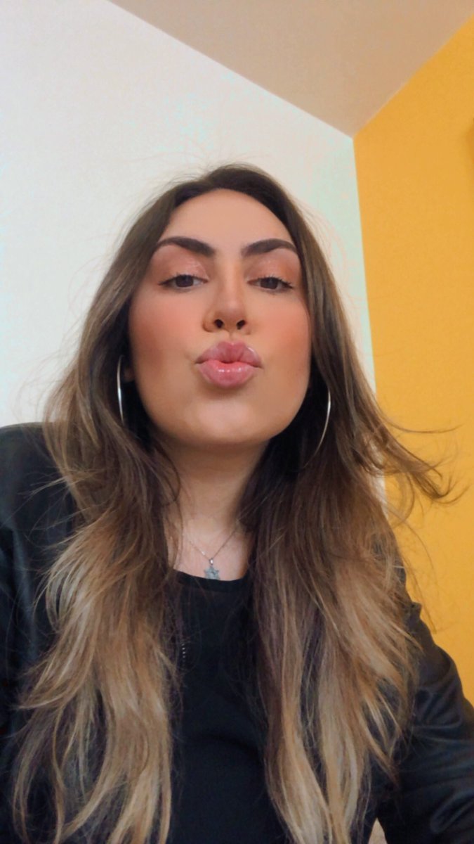 X T I N A on Twitter: "Um espetáculo de linda eu tava hoje"