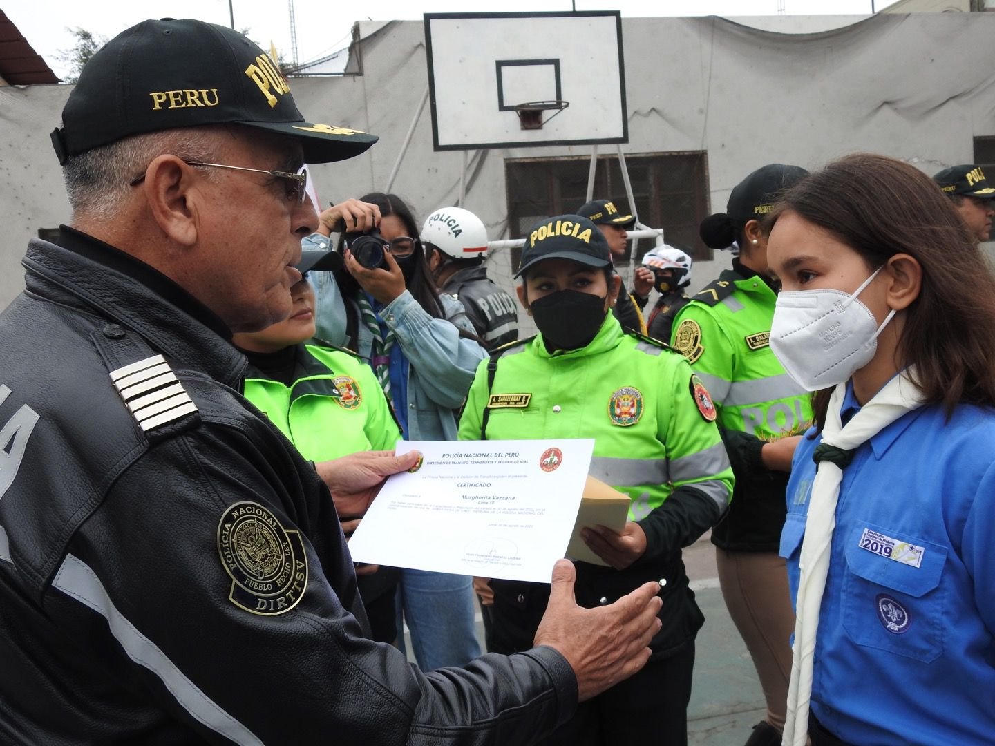 Policía Nacional Del Perú On Twitter Lima 200 Integrantes De Los