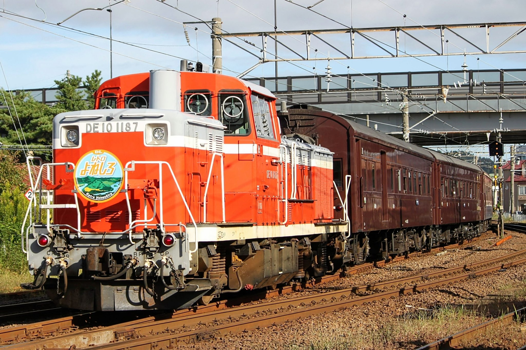 みっちょん on Twitter: "構回9641〜9641レ DE10 1759+旧客×5B+DE10 1187 快速「レトロよねしろ」号 快速「レトロ」運用最終日も初日と同じ編成で秋晴れの ...