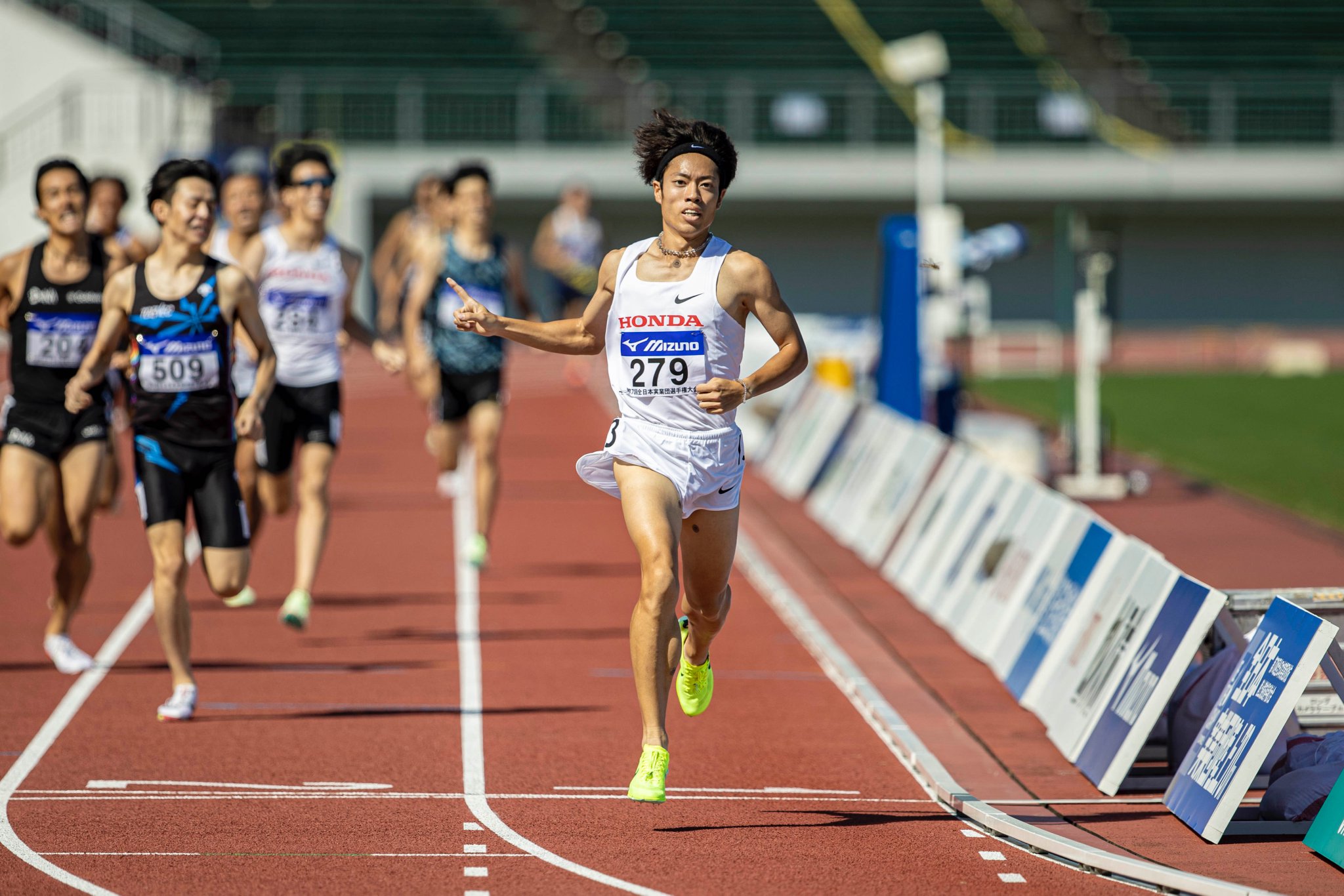 EKIDEN NEWS on Twitter: "男子 1500m タイムレース 🥇 青木 涼真 HONDA 3:40.90｜EKIDEN NEWS @EKIDEN_News センゴにサン ...