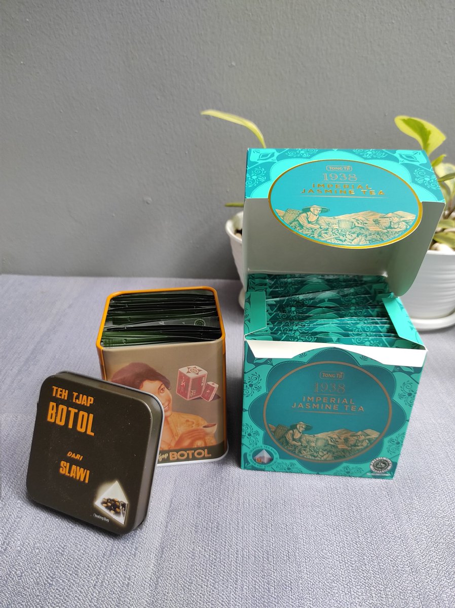 TEH BOTOL VS TONG TJI ☕ Nyobain teh melati celup versi premium punya 2 ...