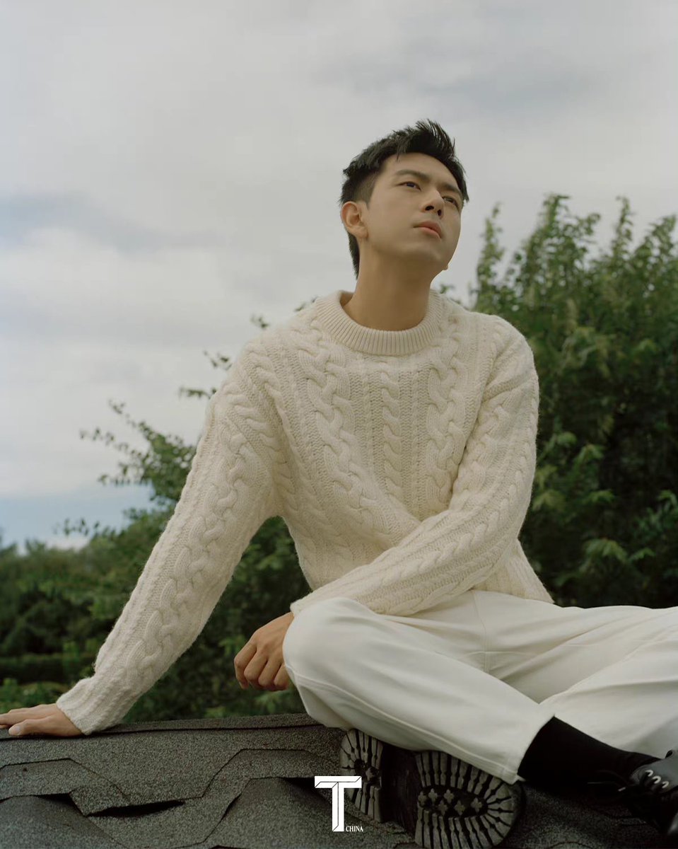 cdrama tweets on Twitter: "#LiXian takes the cover of T Magazine China - September 2022 issue ...