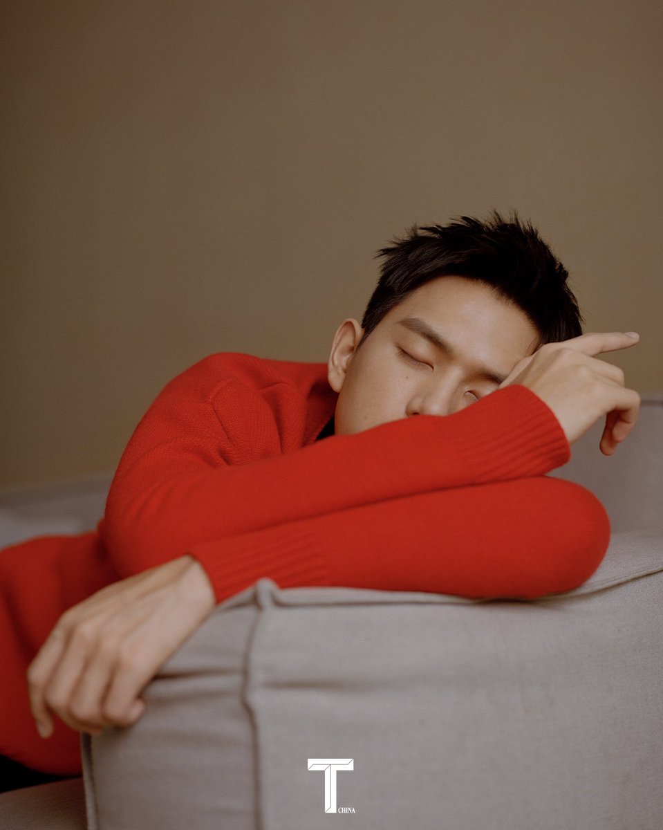 cdrama tweets on Twitter: "#LiXian takes the cover of T Magazine China - September 2022 issue ...