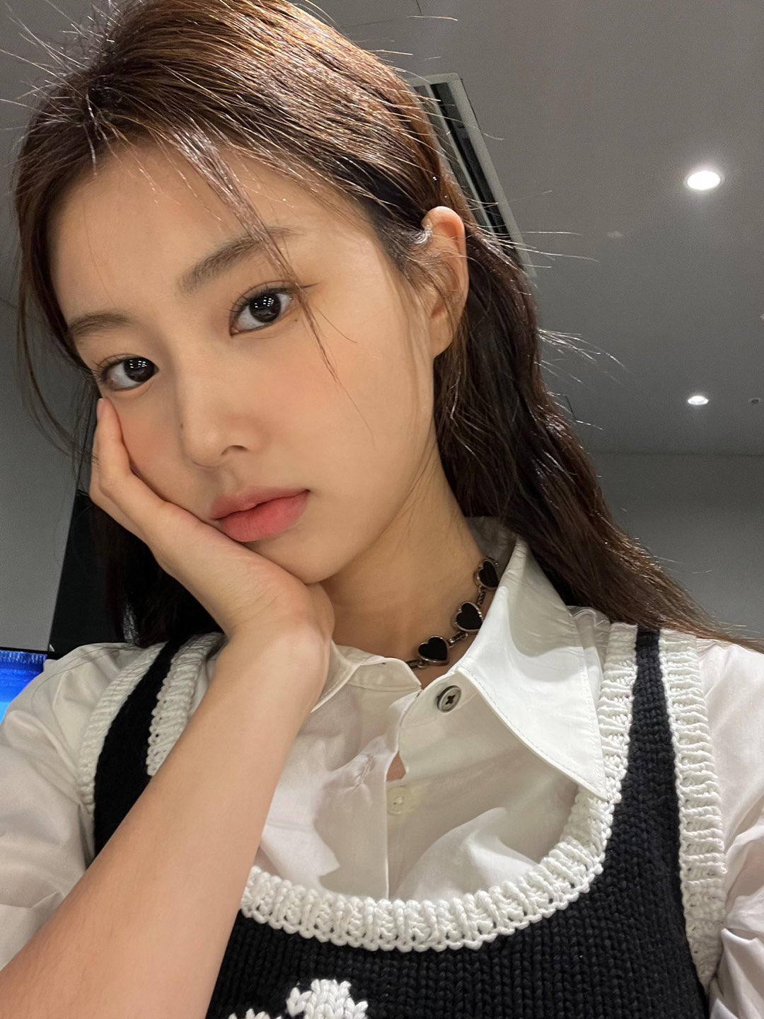 강혜원 official on Twitter: "[📸] 좀 이따 만나요 💖 #KangHyeWon #강혜원 #1st_Journey_to_Hyewon https://t.co ...