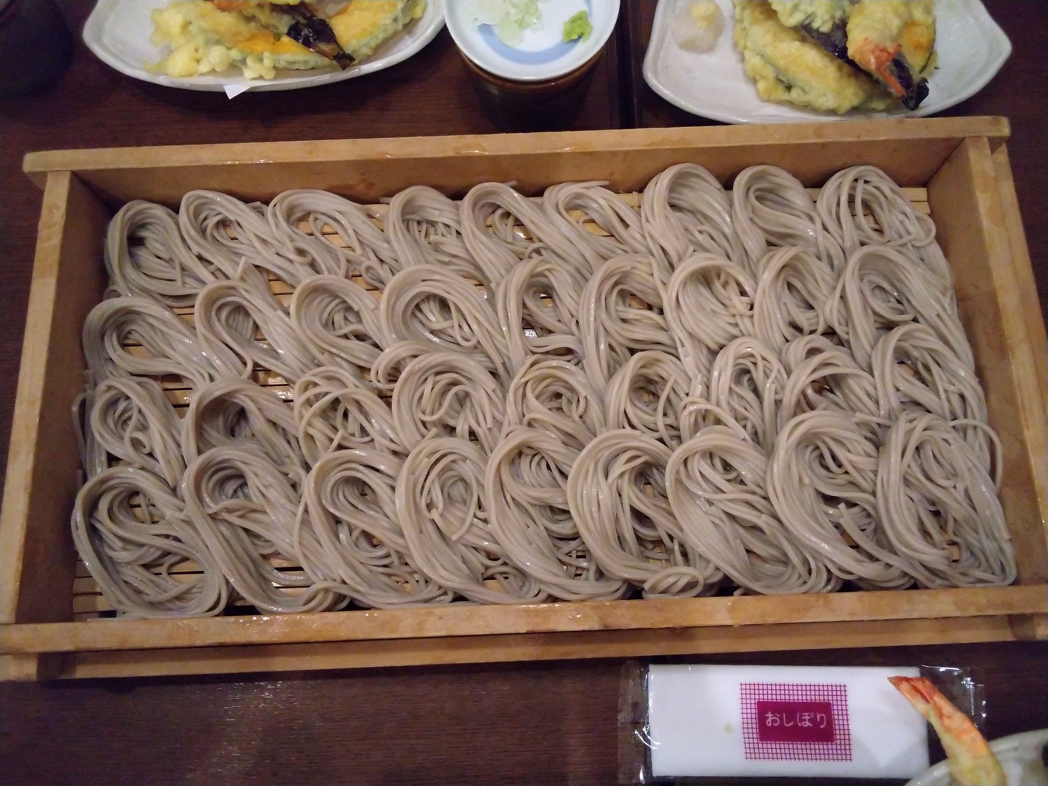 きたまこと@C100/C99新刊BOOTHにて通販中♥️ on Twitter: "墓参り帰りはいつもの蕎麦屋さんで食事。昨夜の #ブラタモリ で話題に出た #へぎそば を家族4人で。プラス ...