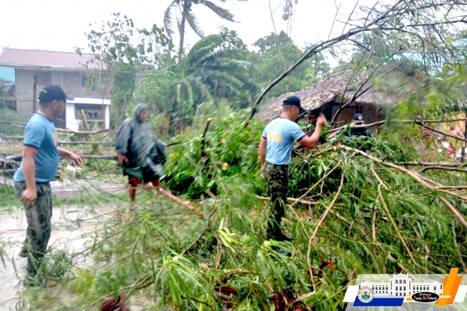 Inquirer on Twitter: "LOOK: Photos from Jomalig town in Quezon show the effect of Super Typhoon ...