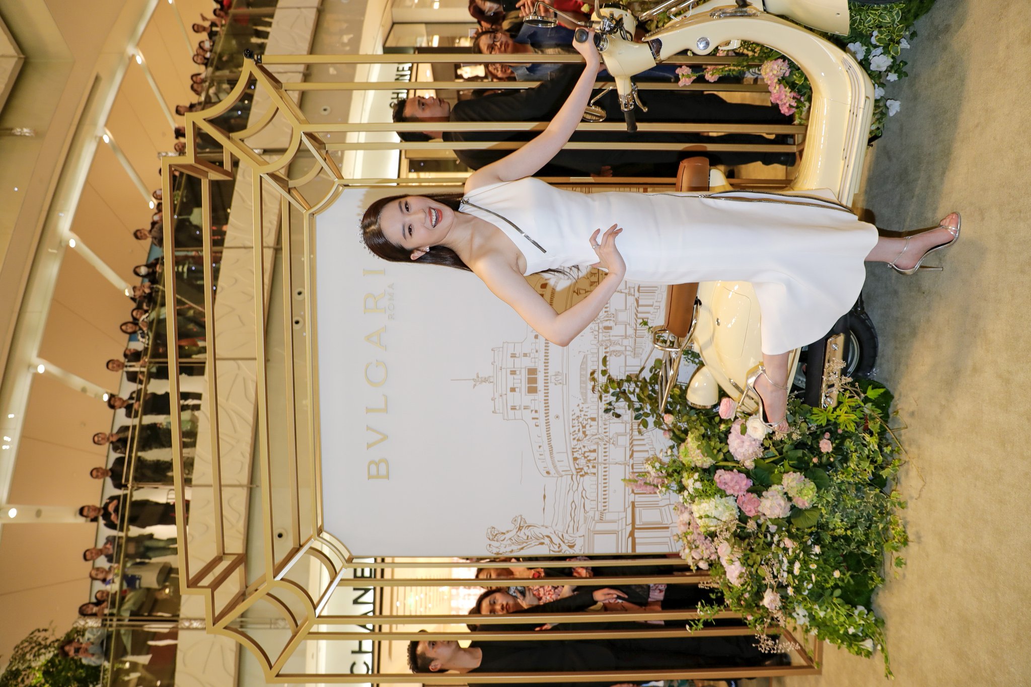 星图大海 on Twitter: "活动现场区：574 刘亦菲露肩白裙活动现场41p，绝美造型，好看不贵，自购链接：https://t.co/kpRGIolI73 https://t.co ...