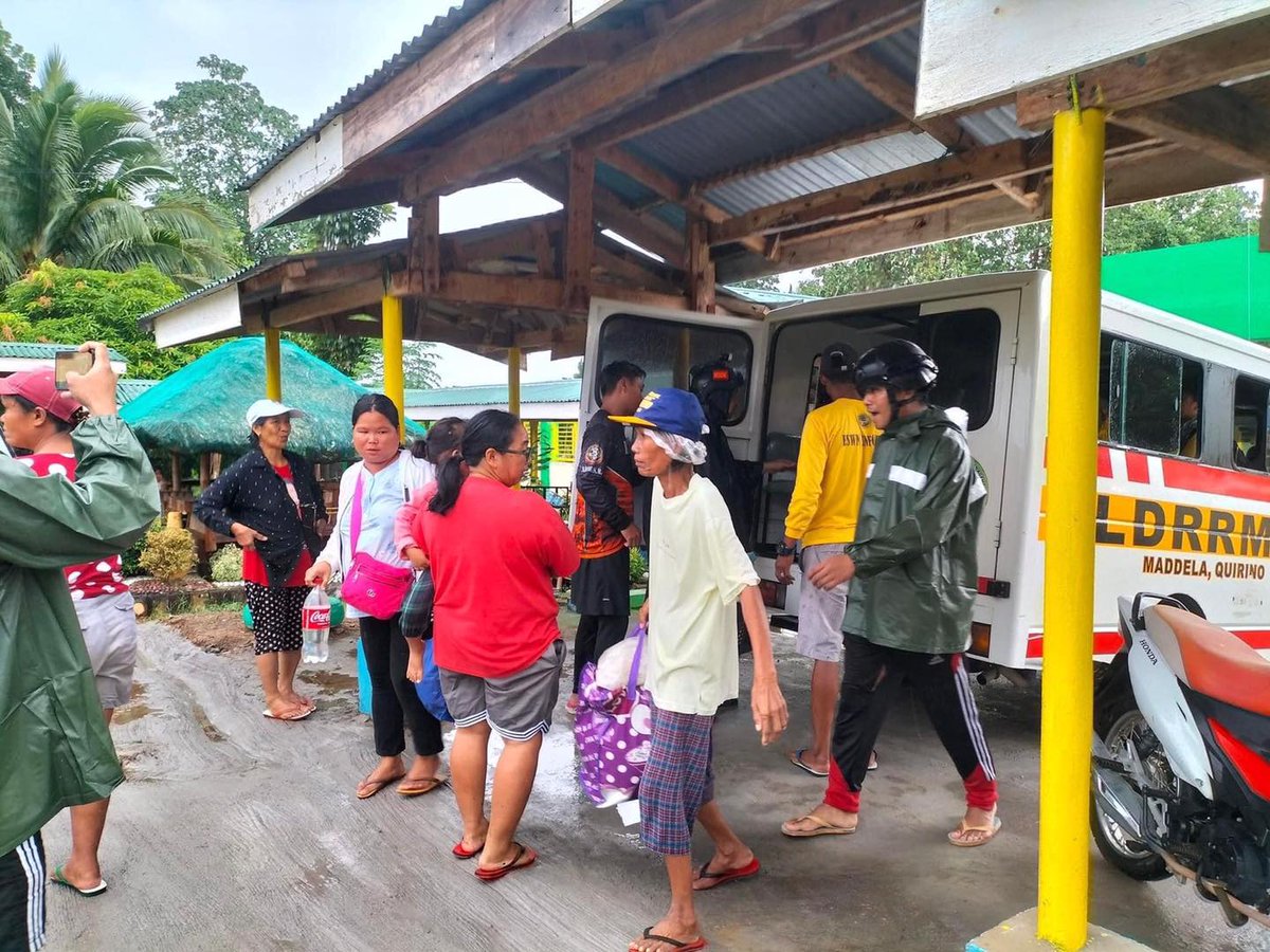 ABS-CBN News on Twitter: "TINGNAN: Nagsagawa ng preemptive evacuation ang lokal na pamahalan ng ...