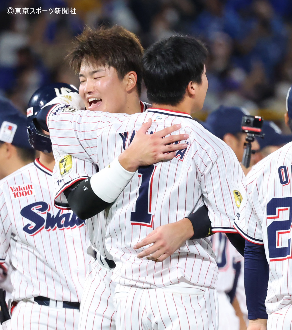 東スポ 写真部 On Twitter 【プロ野球】 2022年9月25日 ヤクルト×dena 山田哲人 ＃村上宗隆 優勝 ヤクルト
